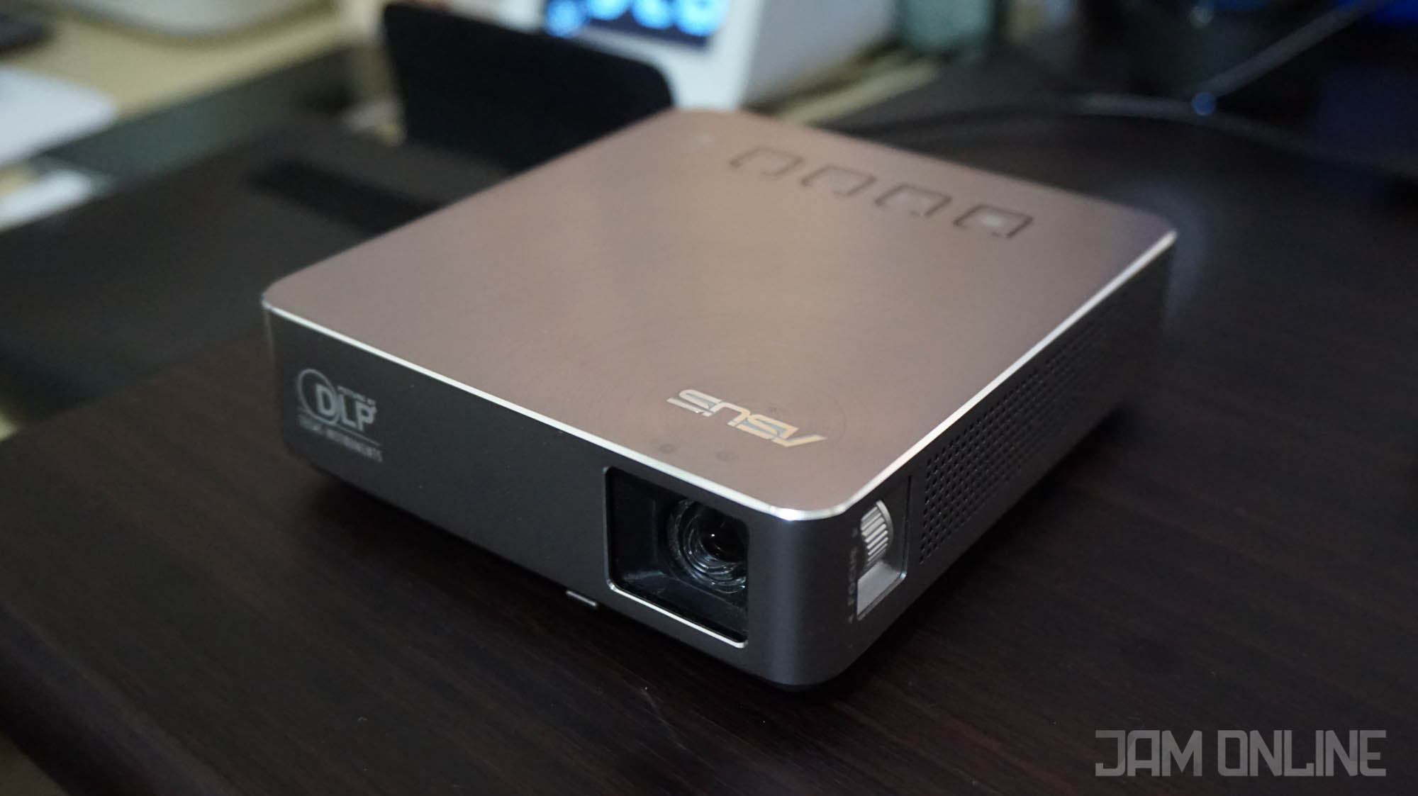 ASUS S1 Projector Review - Jam Online | Tech News & Reviews