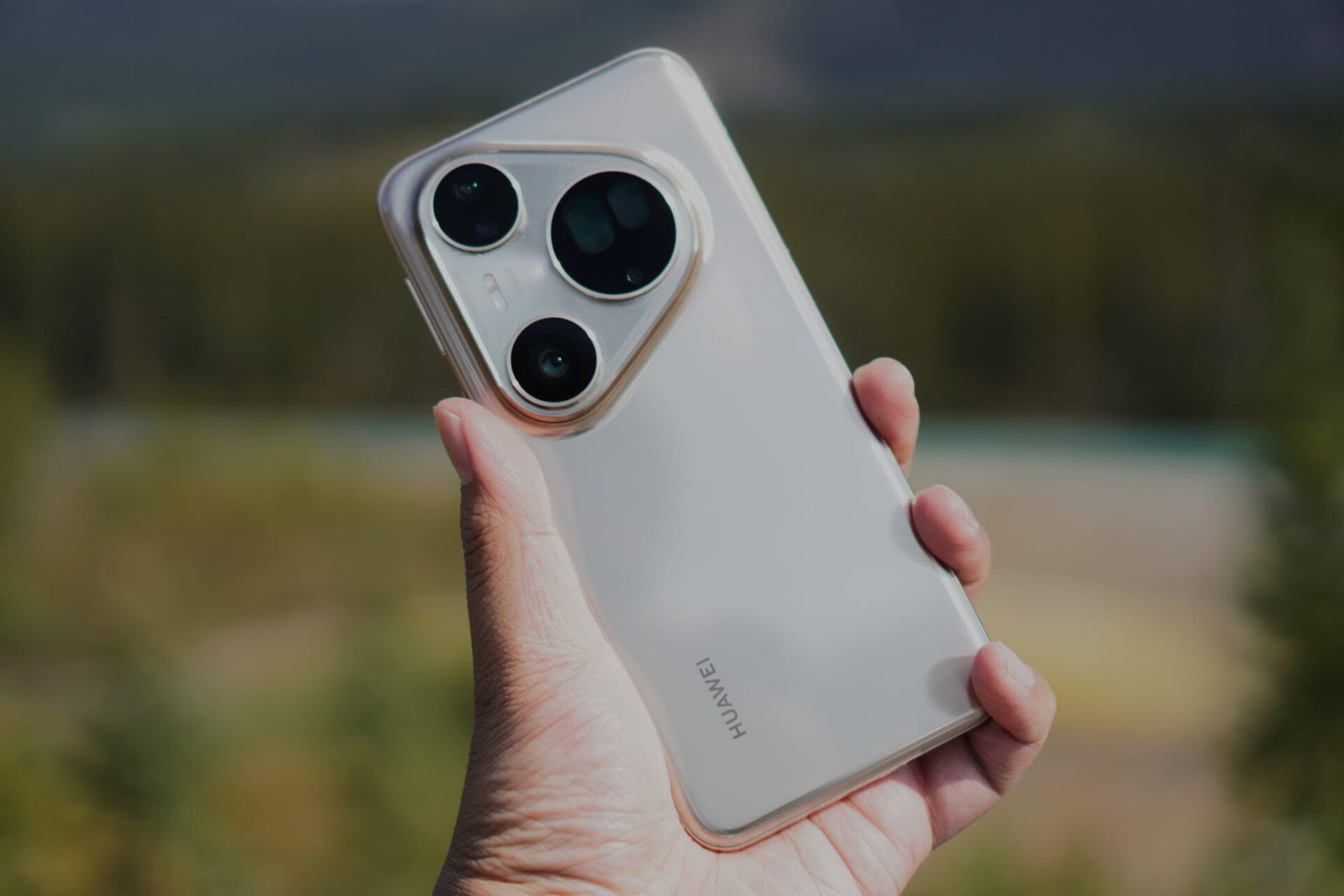 Why the HUAWEI Pura 80 Ultra is the Ultimate Camera Phone for Capturing ...